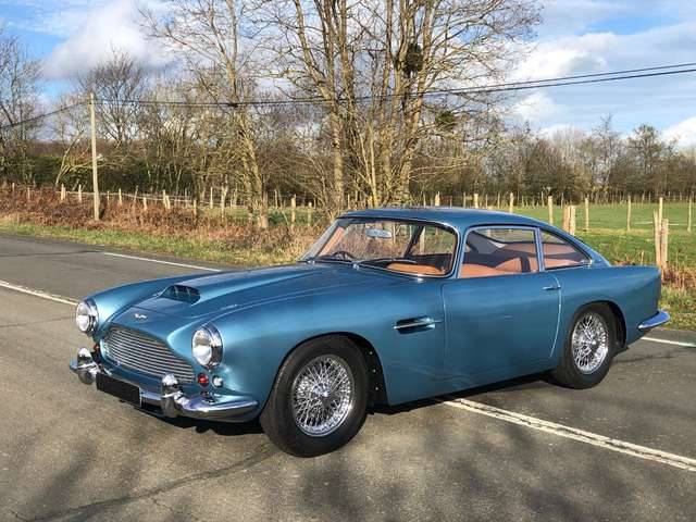 Aston Martin DB4, Blue, € 780,000