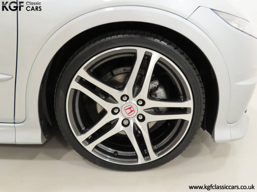 A Huge Specification Honda Civic FN2 Type R GT, Alabaster Silver, £ 10,995