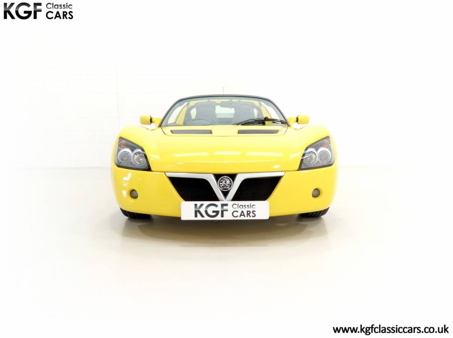 A Vauxhall VX220 Lightning Yellow, Lightning Yellow, £ 21,995