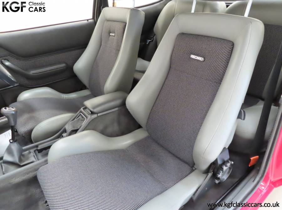 A Ford Capri 2.8 Injection Special, Rosso Red, £ 29,995