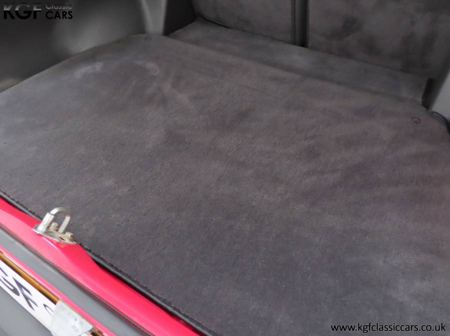 A Ford Capri 2.8 Injection Special, Rosso Red, £ 31,995