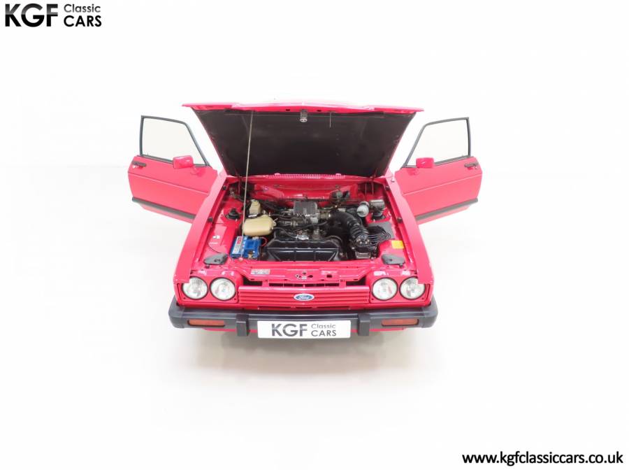 A Ford Capri 2.8 Injection Special, Rosso Red, £ 31,995