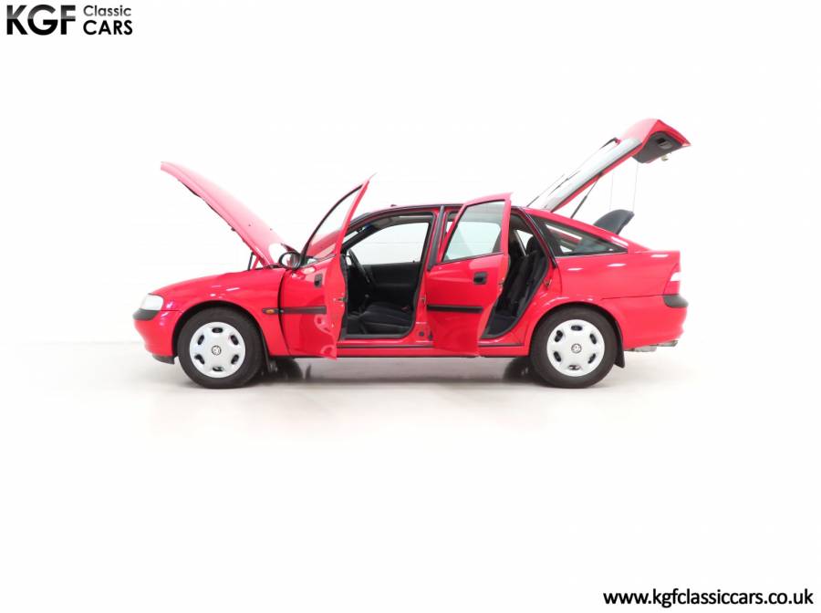 A Time Warp Mk1 Vauxhall Vectra 2.0i 16v LS, Flame Red, £ 3,495