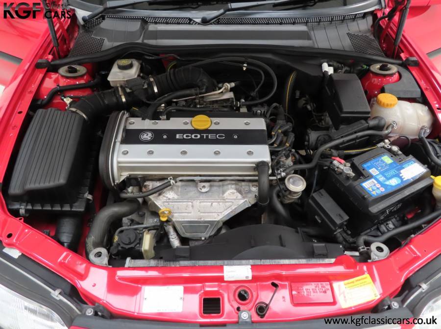 A Time Warp Mk1 Vauxhall Vectra 2.0i 16v LS, Flame Red, £ 3,495