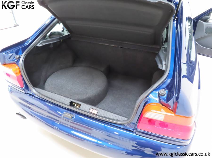 A Big Turbo Ford Escort RS Cosworth Luxur, Pacifica Blue, £ 89,995