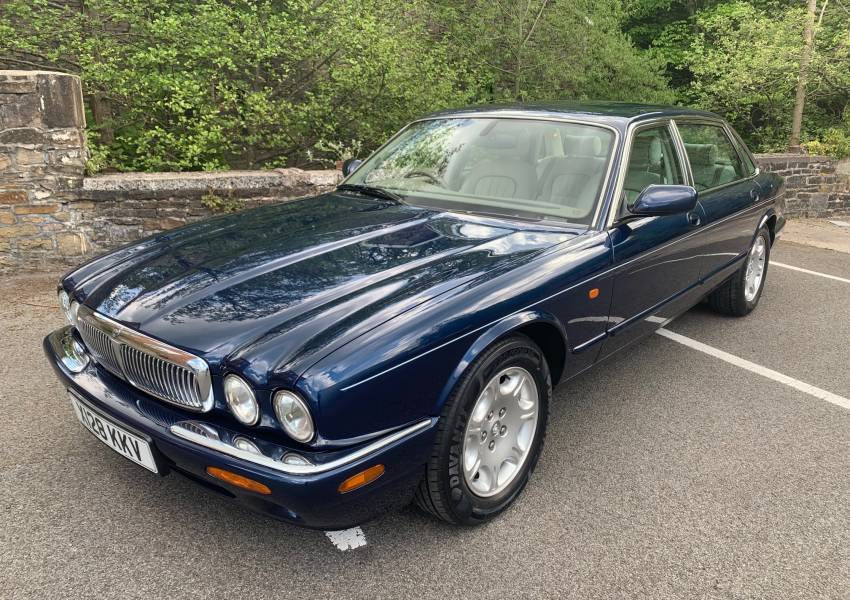Jaguar sovereign , Blue, £ 7,950