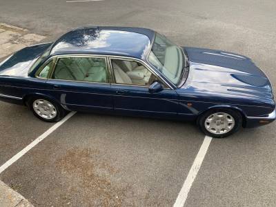 Jaguar sovereign , Blue, £ 7,950