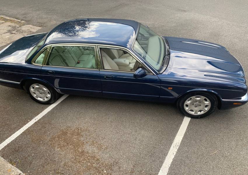Jaguar sovereign , Blue, £ 7,950