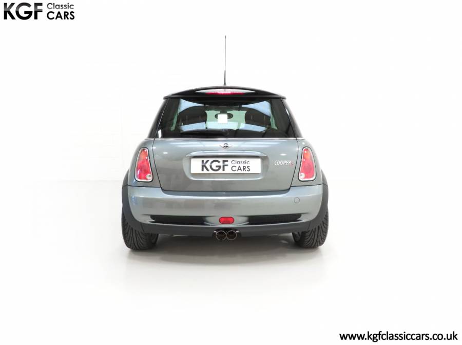 A Tremendous R53 Mini Cooper S , Dark Silver, £ 10,995