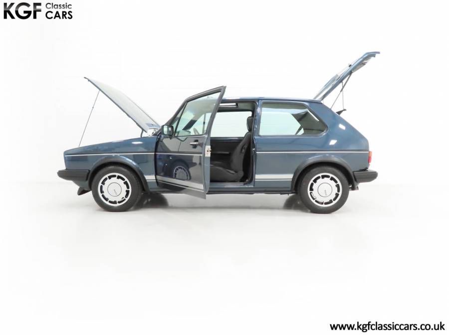 A Volkswagen Golf GTi Campaign Edition, Helios Blue, £ 32,995