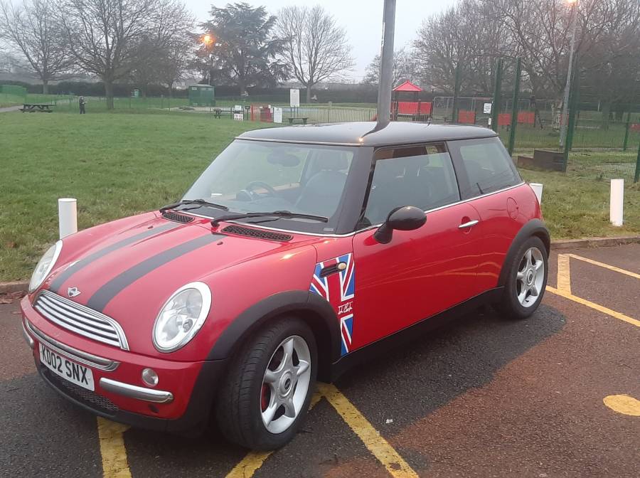 2002 MINI COOPER, RED, £ 975