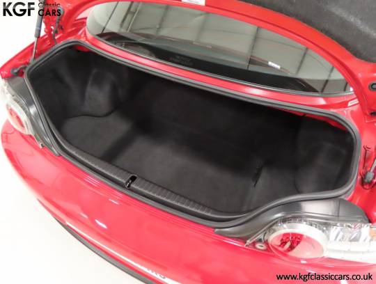 A Mazda RX-8 (230) with 8510 Miles, Red Mica, £ 11,995